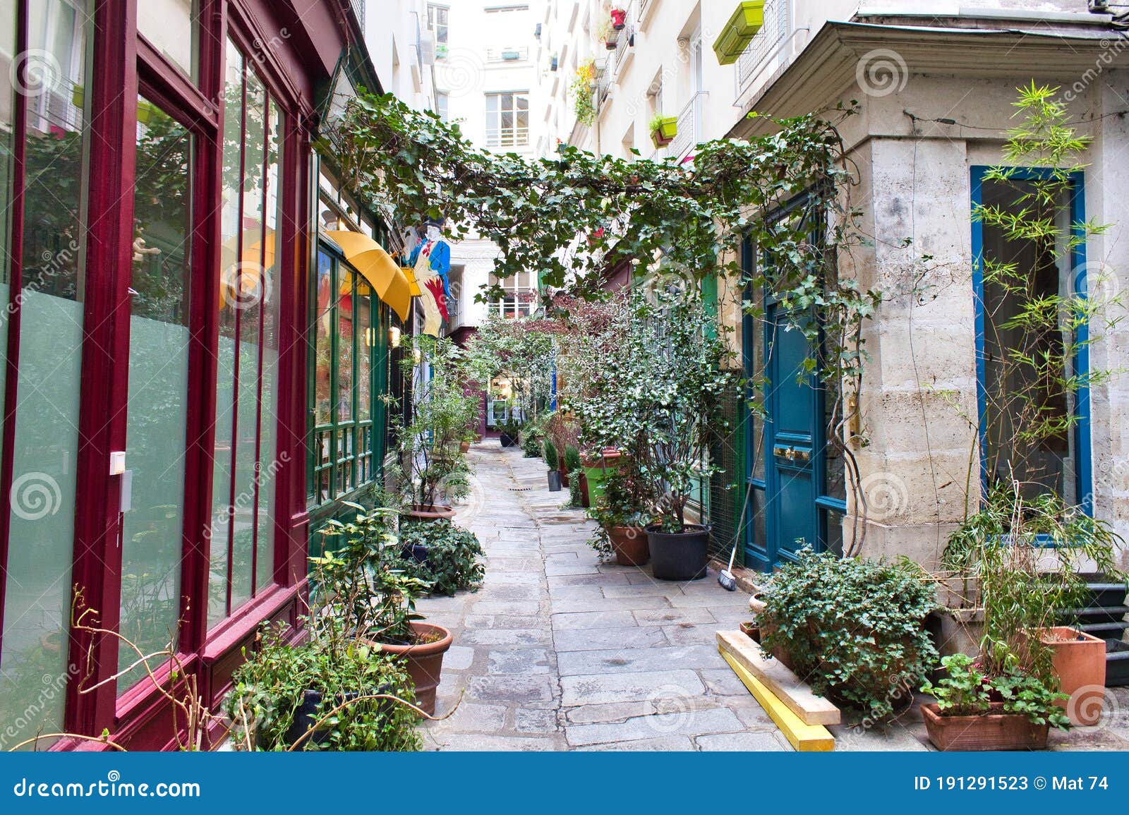 Street in the Old Town of Paris Editorial Stock Photo - Image of ...
