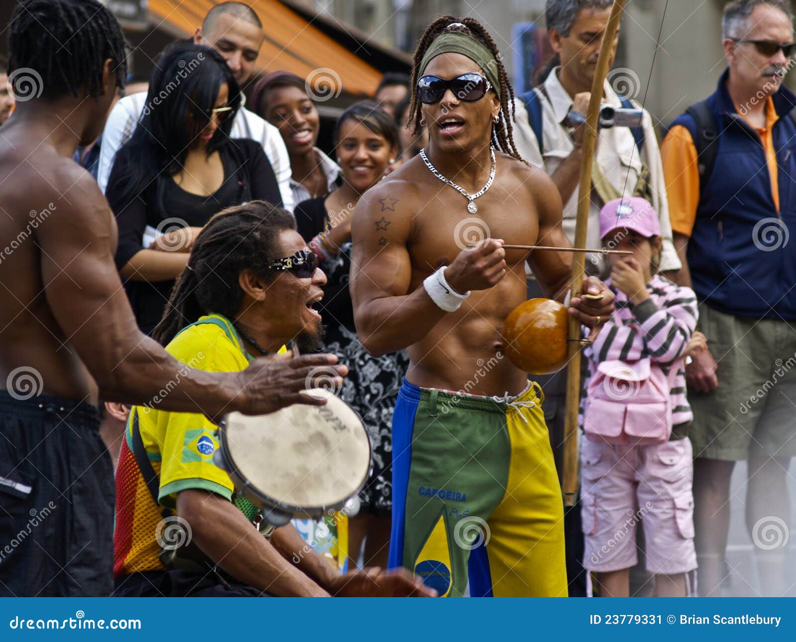 Street performance. editorial photo. Image of scene, street - 23779331