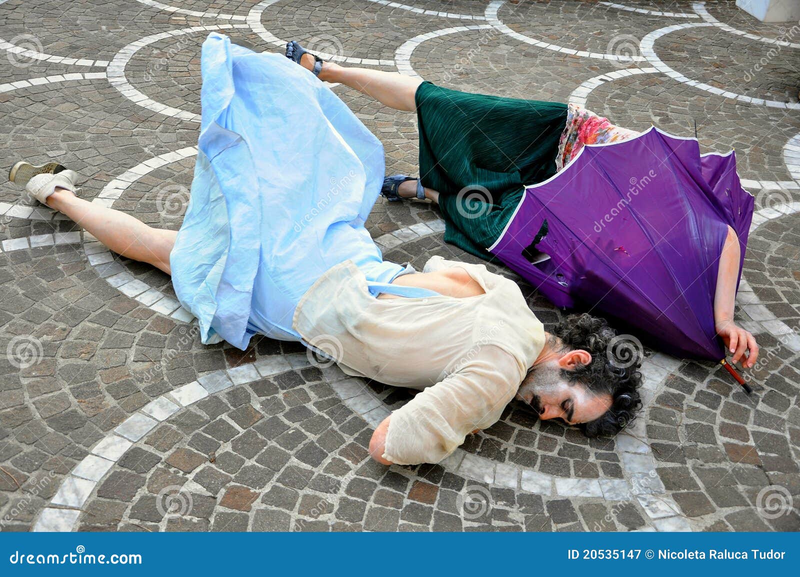 Street Performance in Italy Editorial Photography - Image of design ...