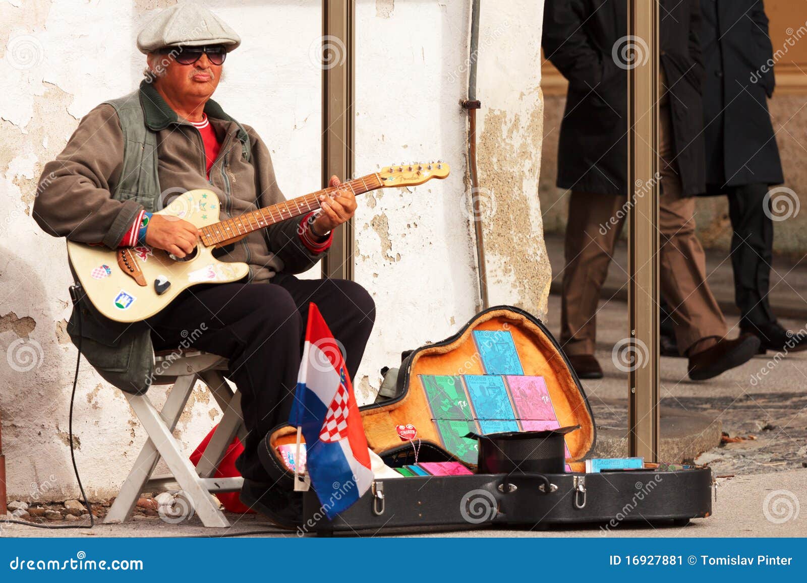 Street player editorial photo. Image of modern, glass - 16927881