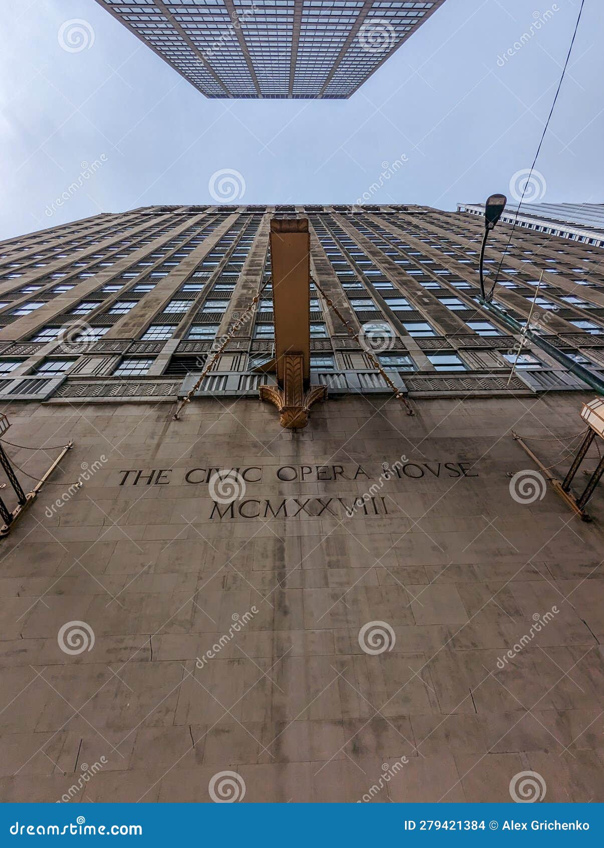 Street and Riverview Scenes in Downtown Chicago Stock Photo - Image of ...