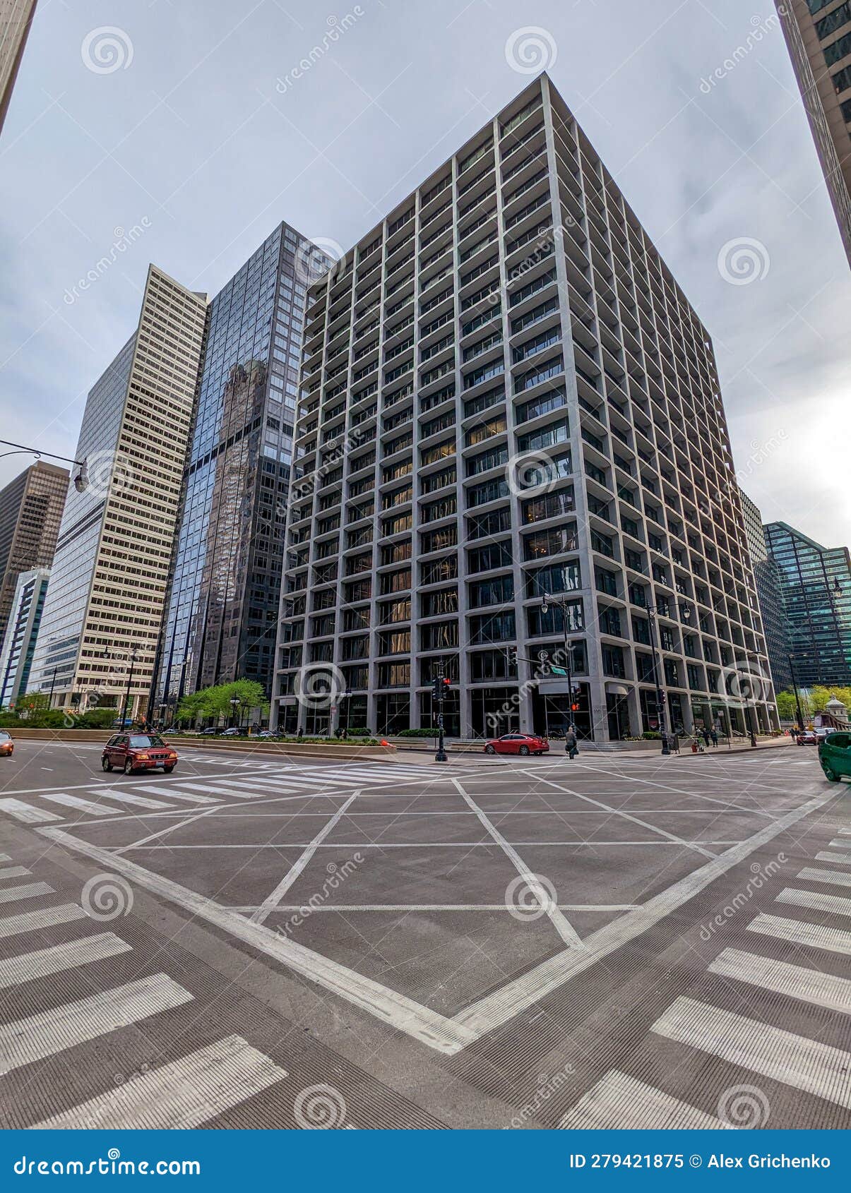 Street and Riverview Scenes in Downtown Chicago Stock Image - Image of ...