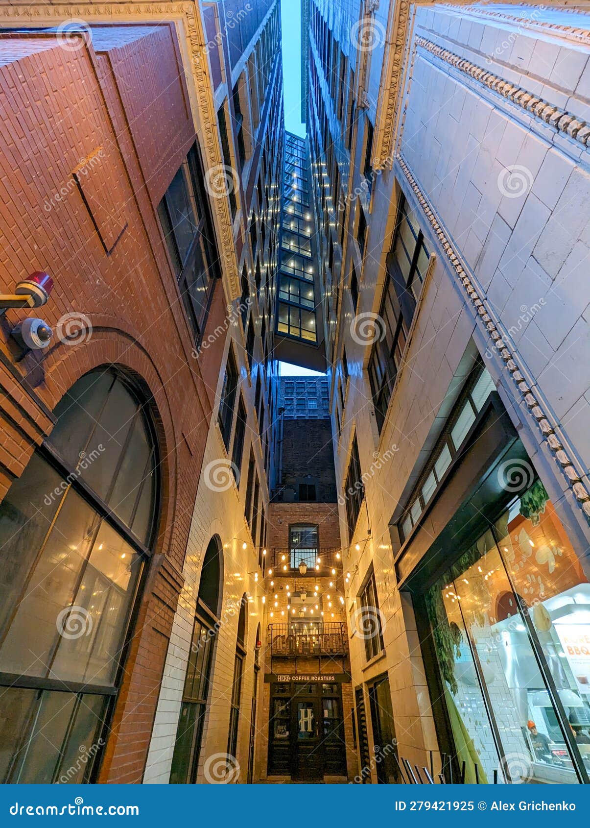 Street and Riverview Scenes in Downtown Chicago Stock Image - Image of ...