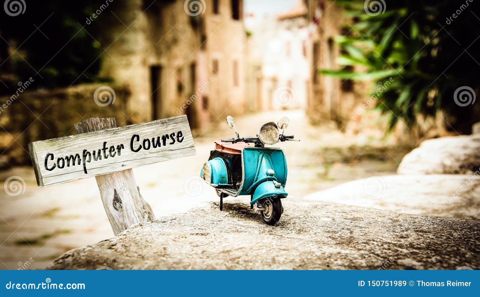 Street Sign COMPUTER COURSE Stock Image - Image of courses, sign: 150751989