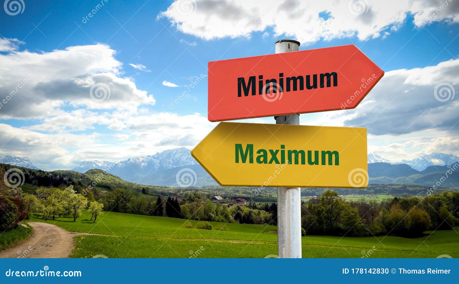 Street Sign Maximum Versus Minimum Stock Photo - Image of poverty, lose ...