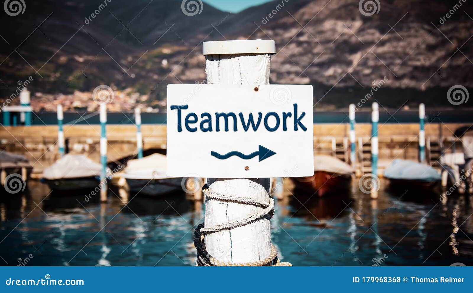Street Sign to Teamwork stockfoto. Bild von schild, wegweiser - 179968368