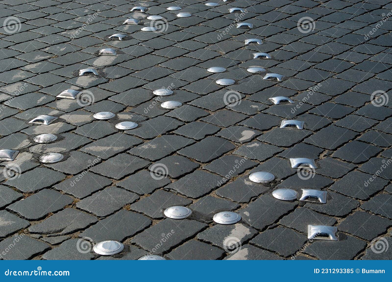 On the Street, Stones, Patterns and Structure of a Historic Cobblestone ...