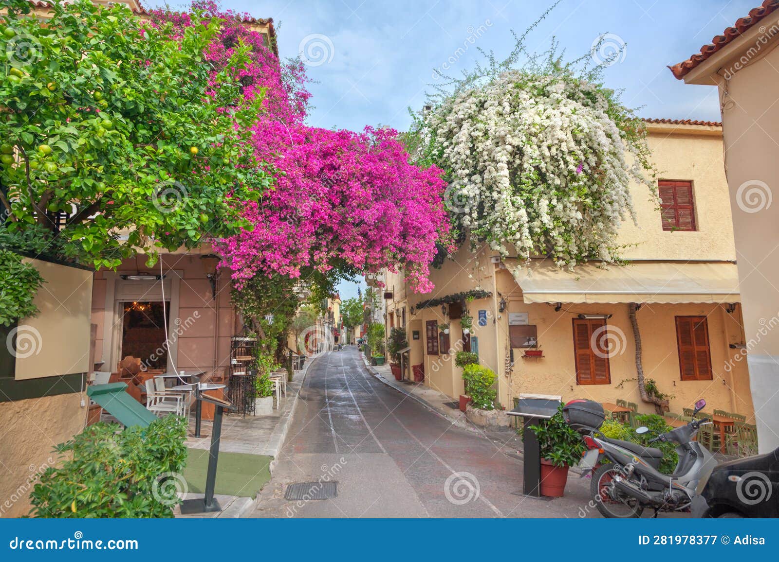 Street view of Athens stock image. Image of acropolis - 281978377