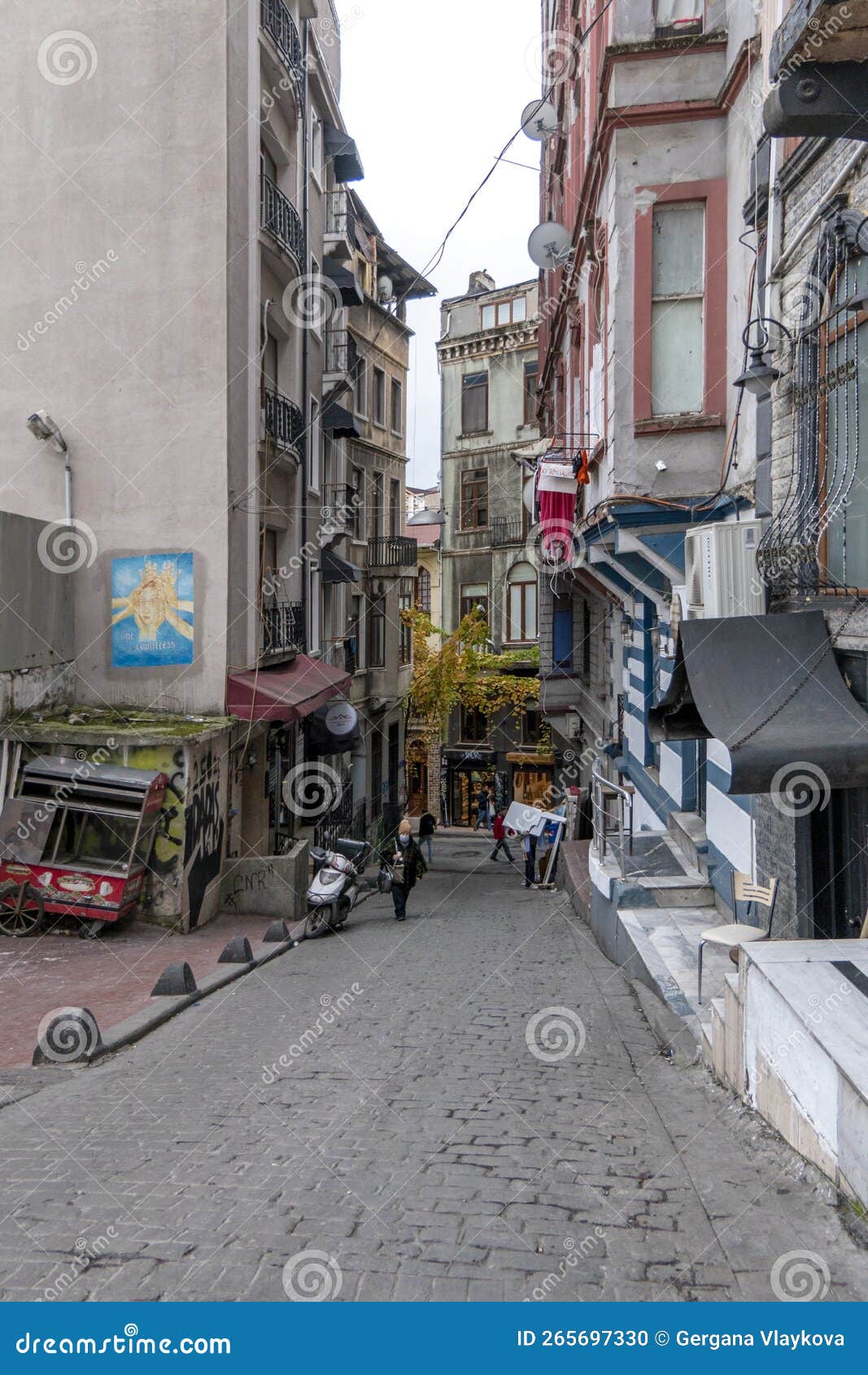 Street View of Istanbul editorial image. Image of historic - 265697330