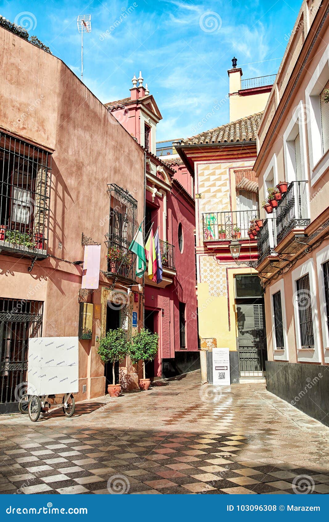 Street view of Sevilla editorial stock photo. Image of center - 103096308