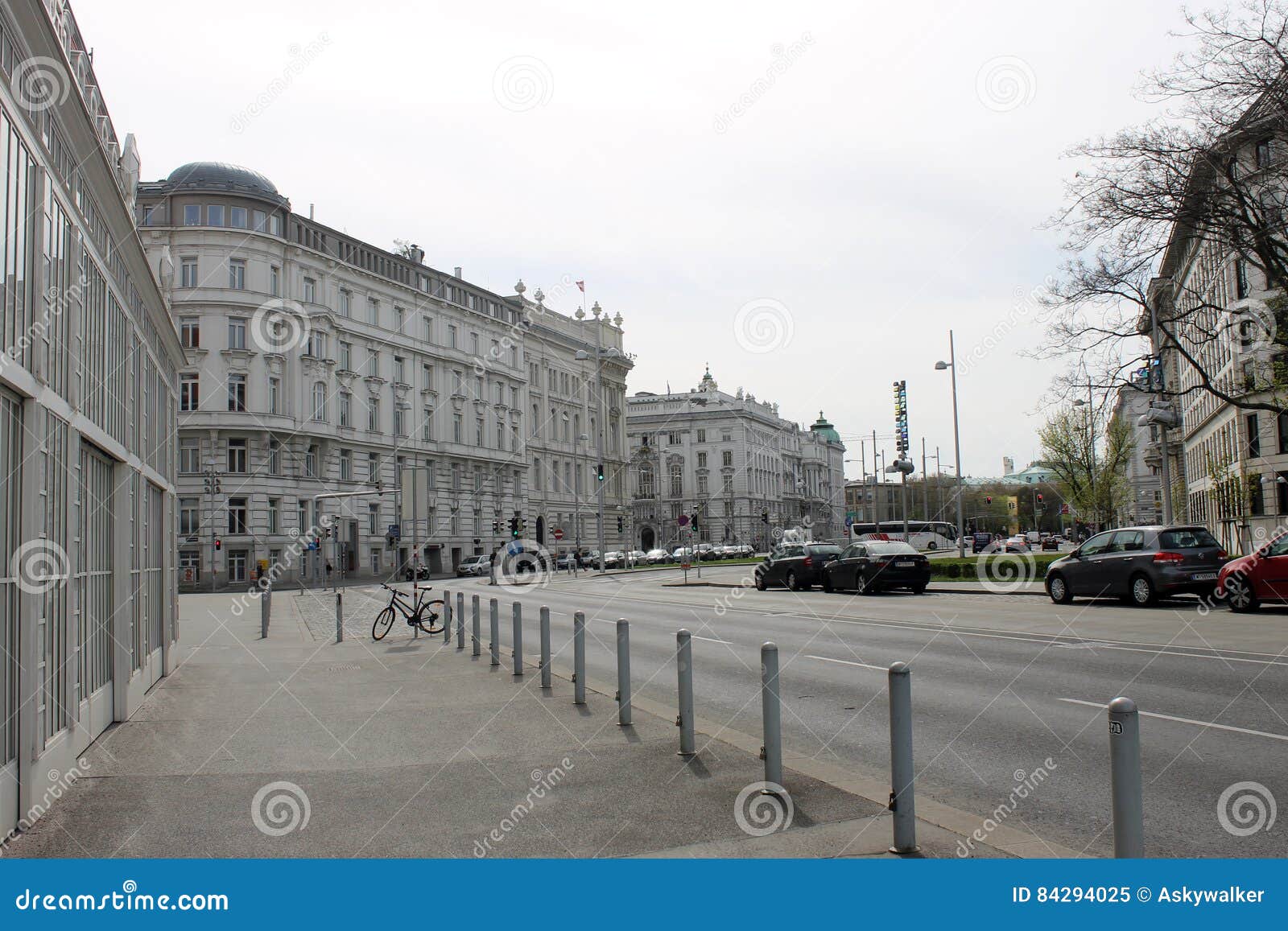 Street view in Vienna editorial image. Image of street - 84294025