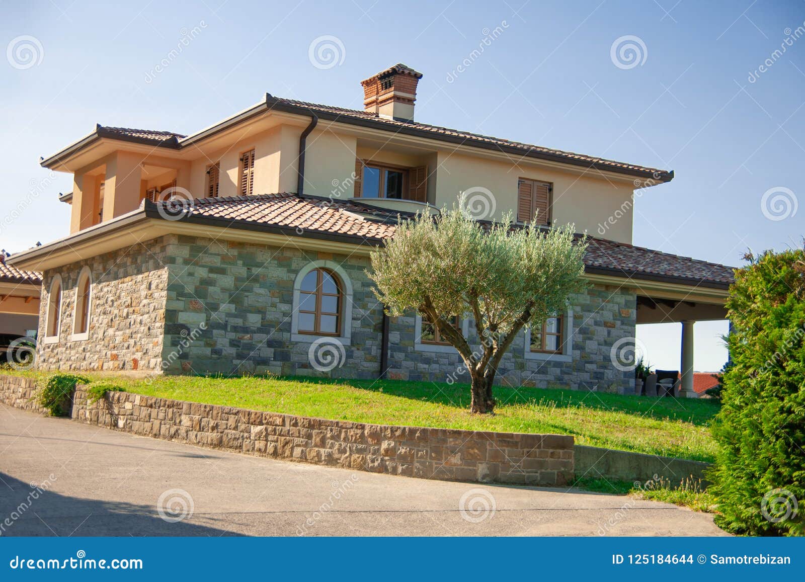 Street Viewo of a Beautiful House Stock Photo - Image of driveway, roof ...