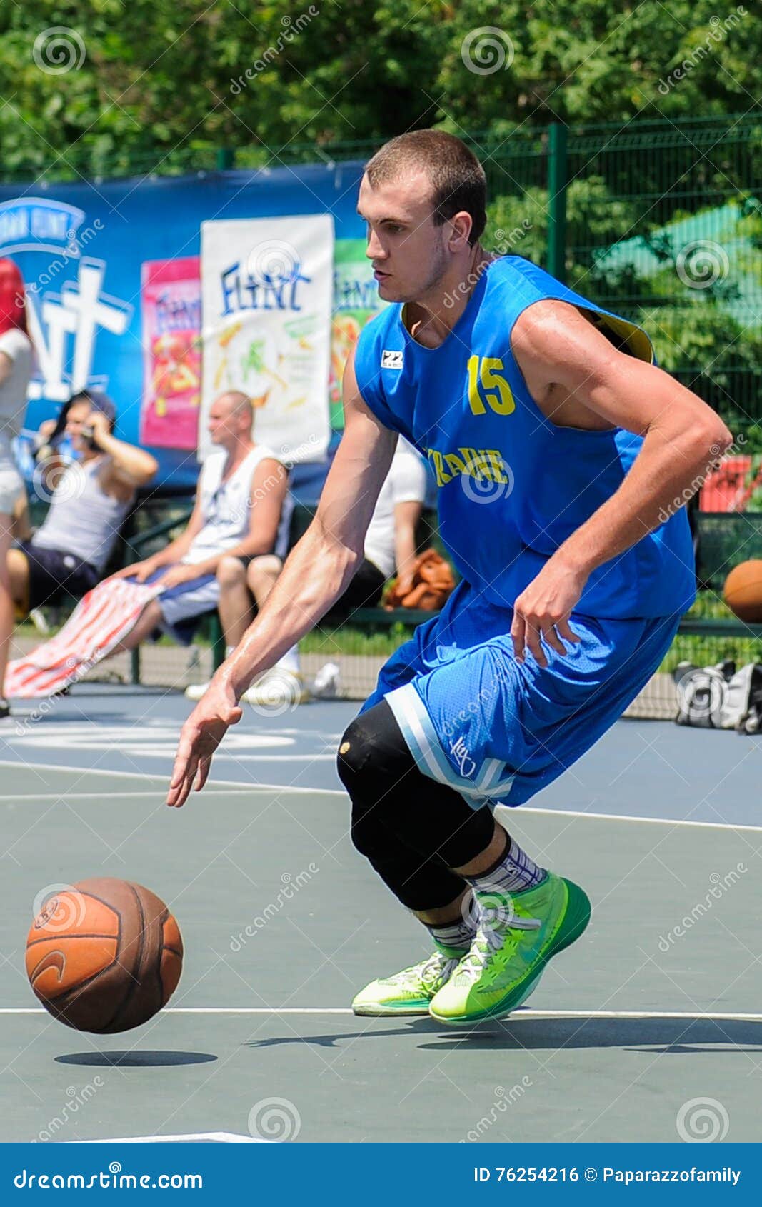 Streetball foto editorial. Imagen de junio, sano, campeonato - 76254216