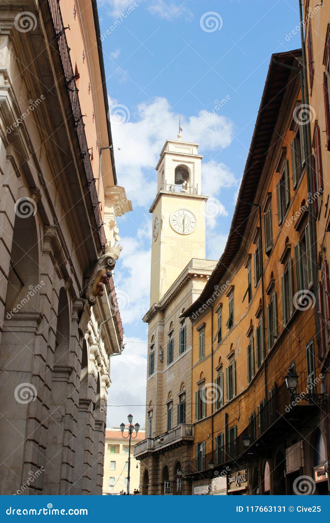 Streets of Pisa editorial photo. Image of street, building - 117663131