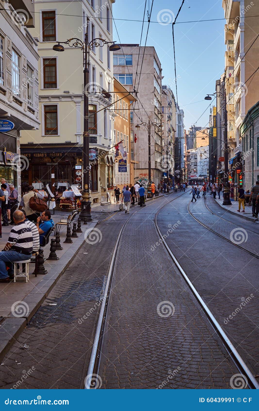 Streets of Istanbul editorial photo. Image of people - 60439991