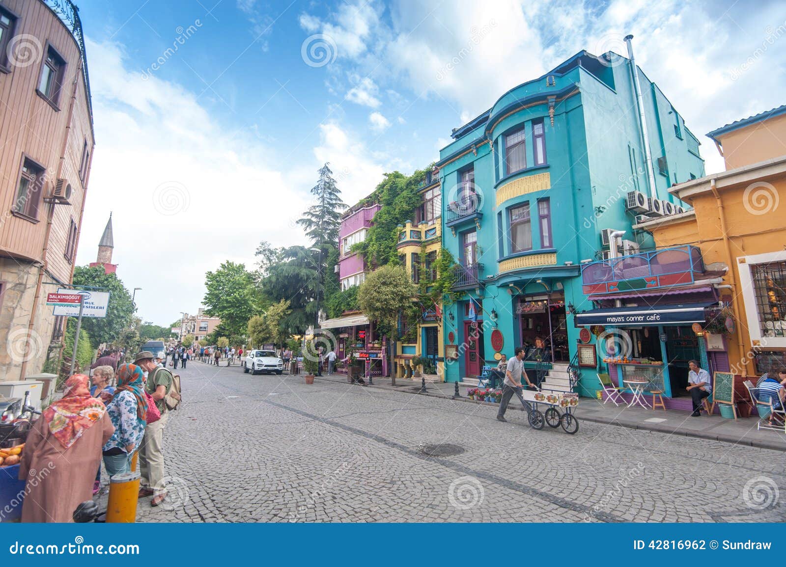 Streets of Istanbul editorial photography. Image of musulmain - 42816962