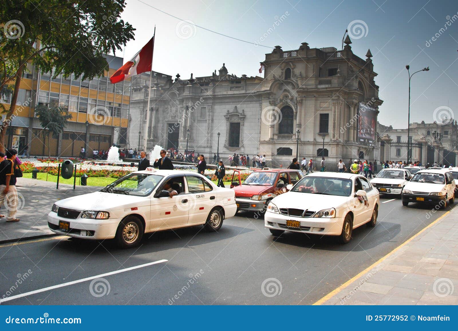 Streets of Lima, Peru editorial photography. Image of peru - 25772952