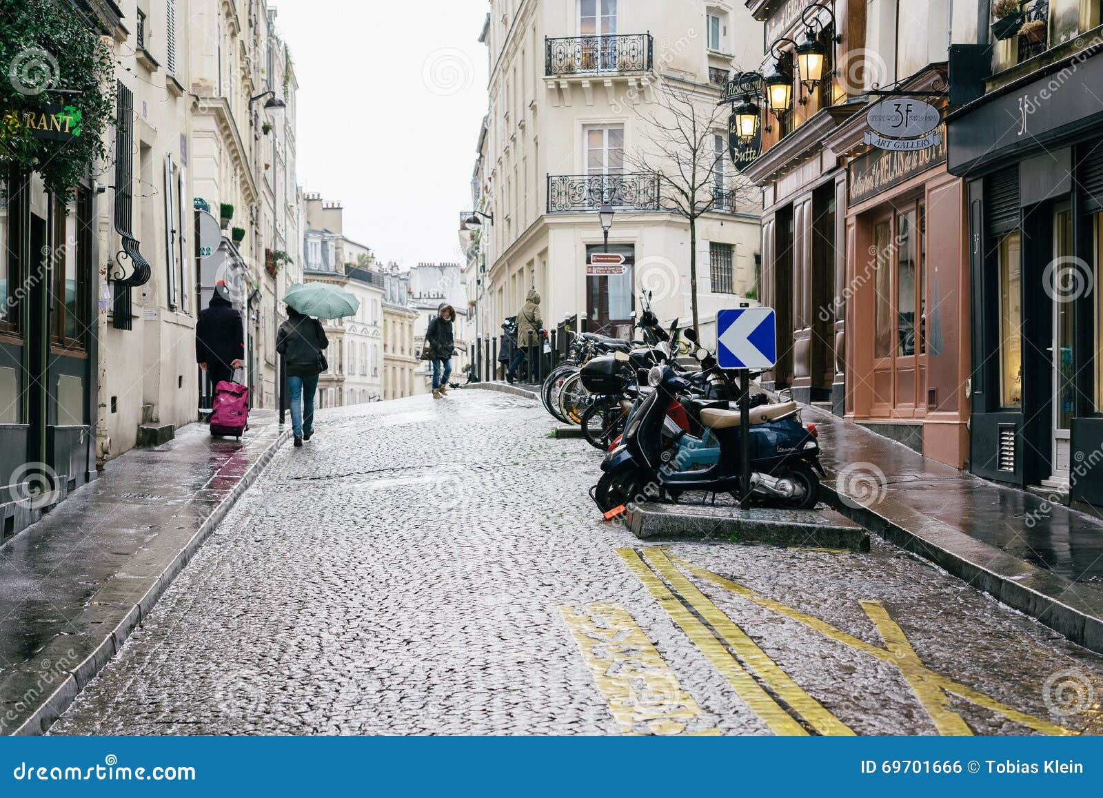 Streets of Paris in the Rain Editorial Photo - Image of candid ...