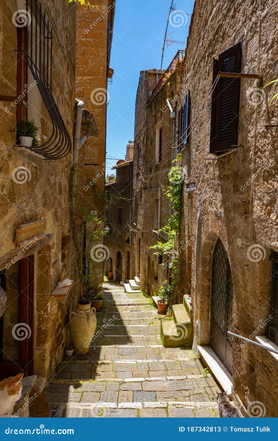 STREETS of a SMALL ITALIAN TOWN, Tuscany Stock Image - Image of ...