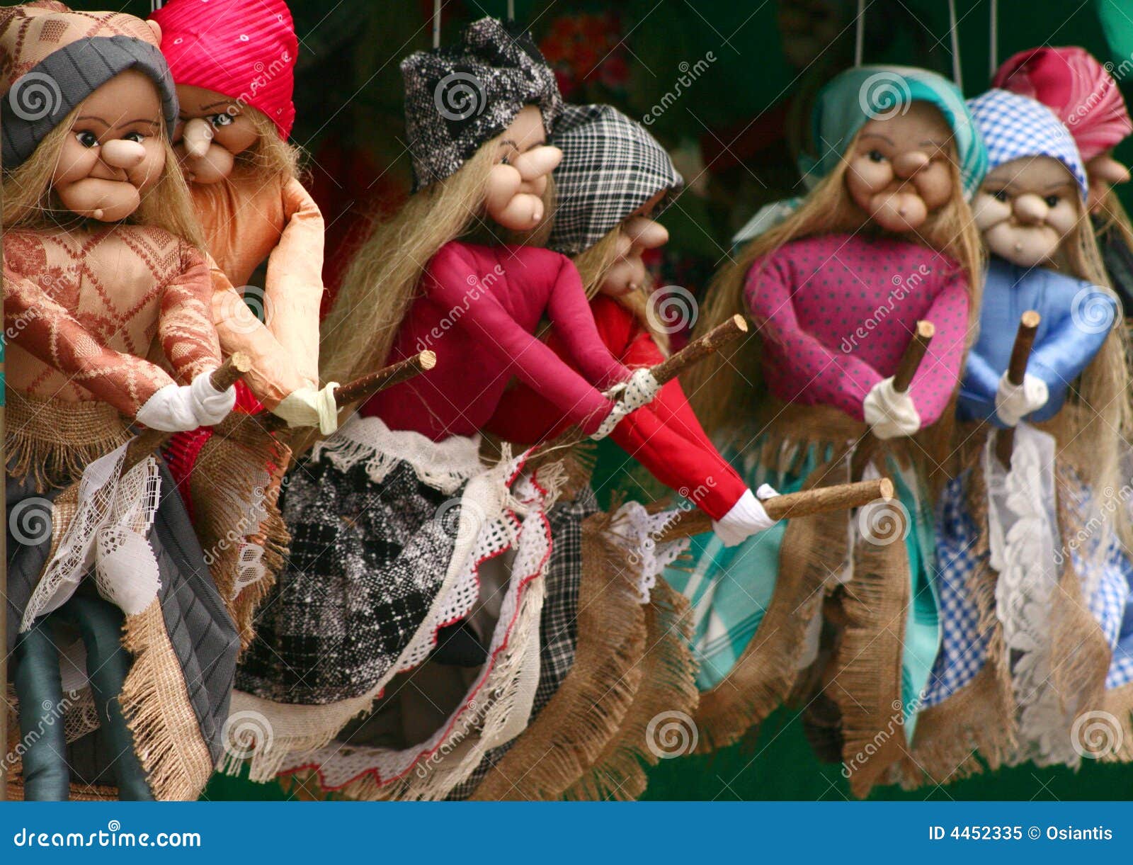 Streghe immagine stock. Immagine di stregoneria, strega - 4452335