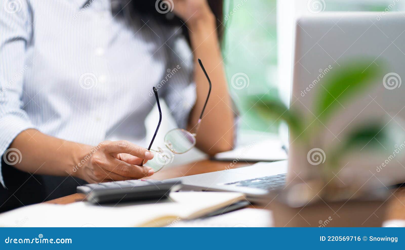 A Stressed Officer Using Thoughts Focusing on the Complicated Task ...