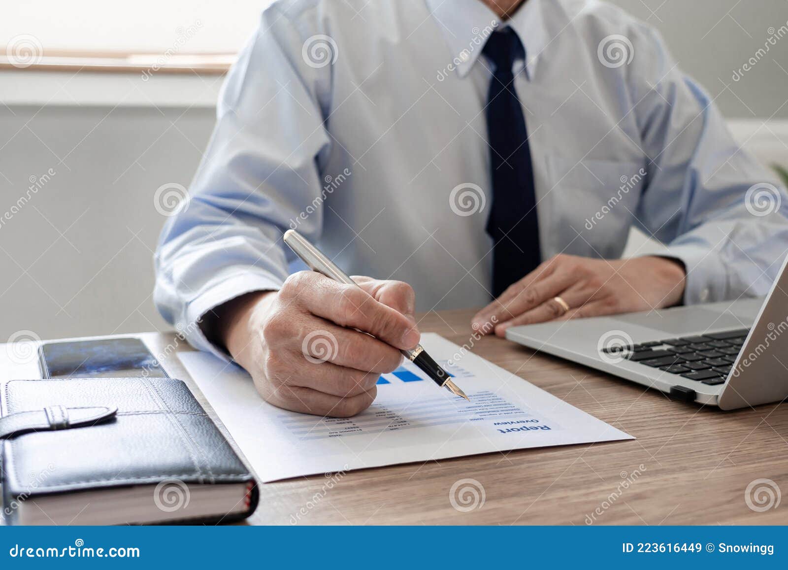 A Stressed Officer Using Thoughts Focusing on the Complicated Task ...