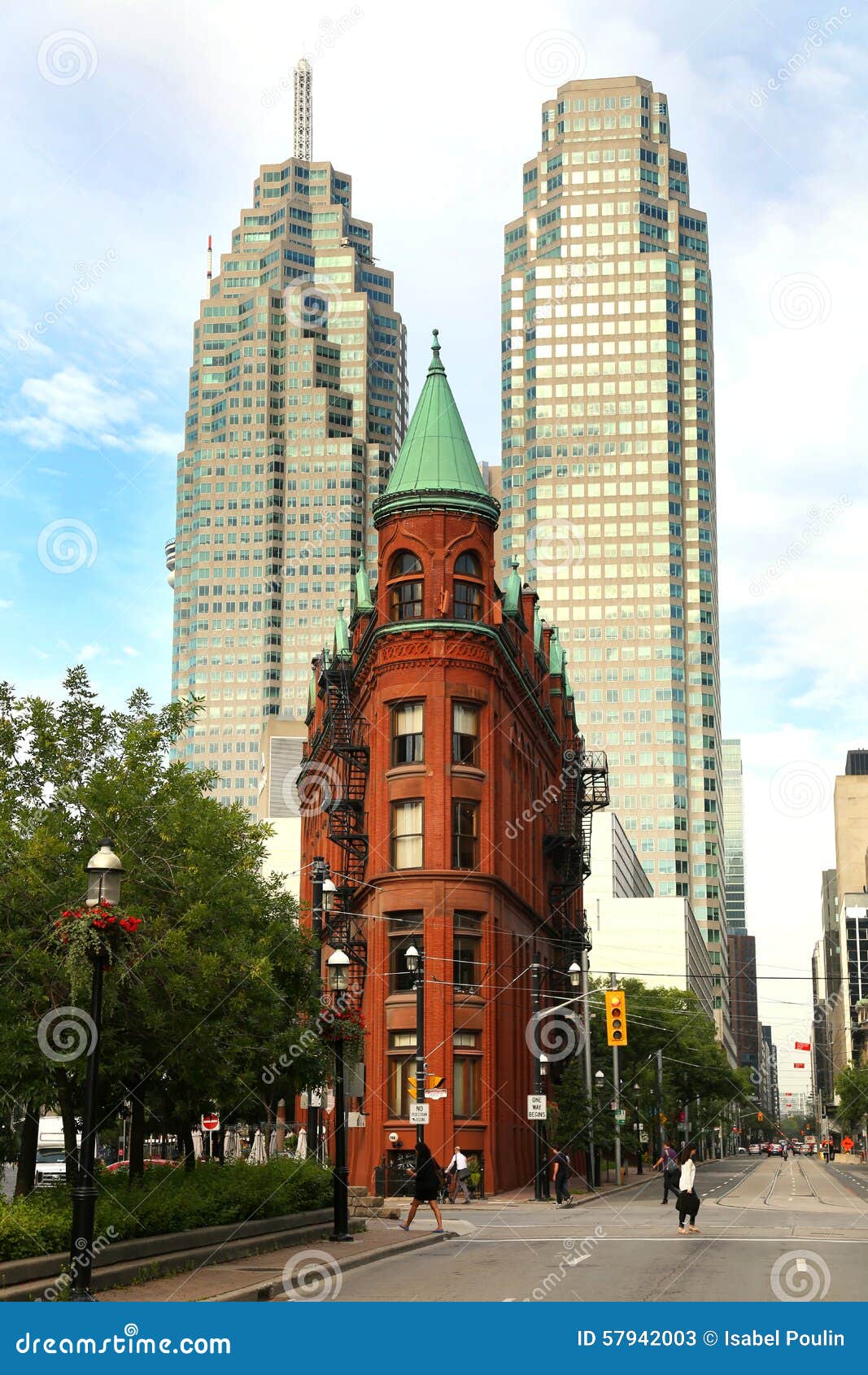 Strijkijzer Het Bulding in Toronto Redactionele Stock Foto - Image of ...