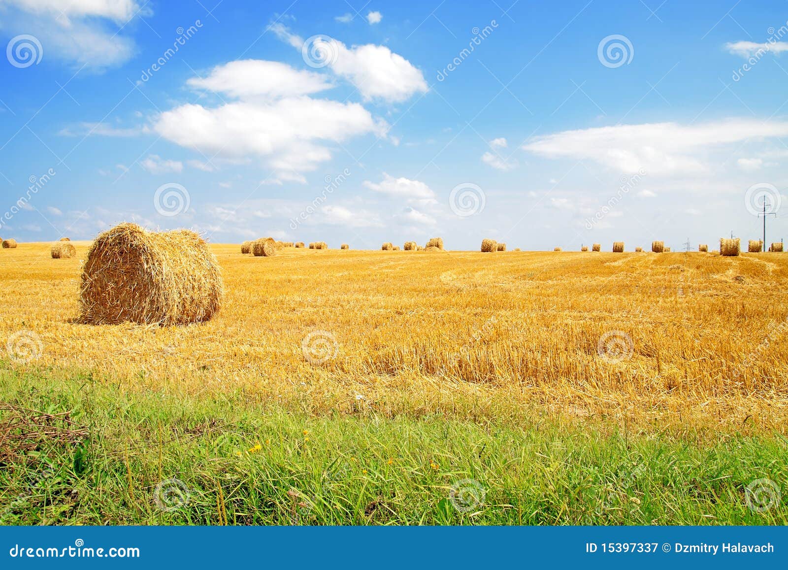 Stro stock afbeelding. Image of kneuzing, wolk, blauw - 15397337