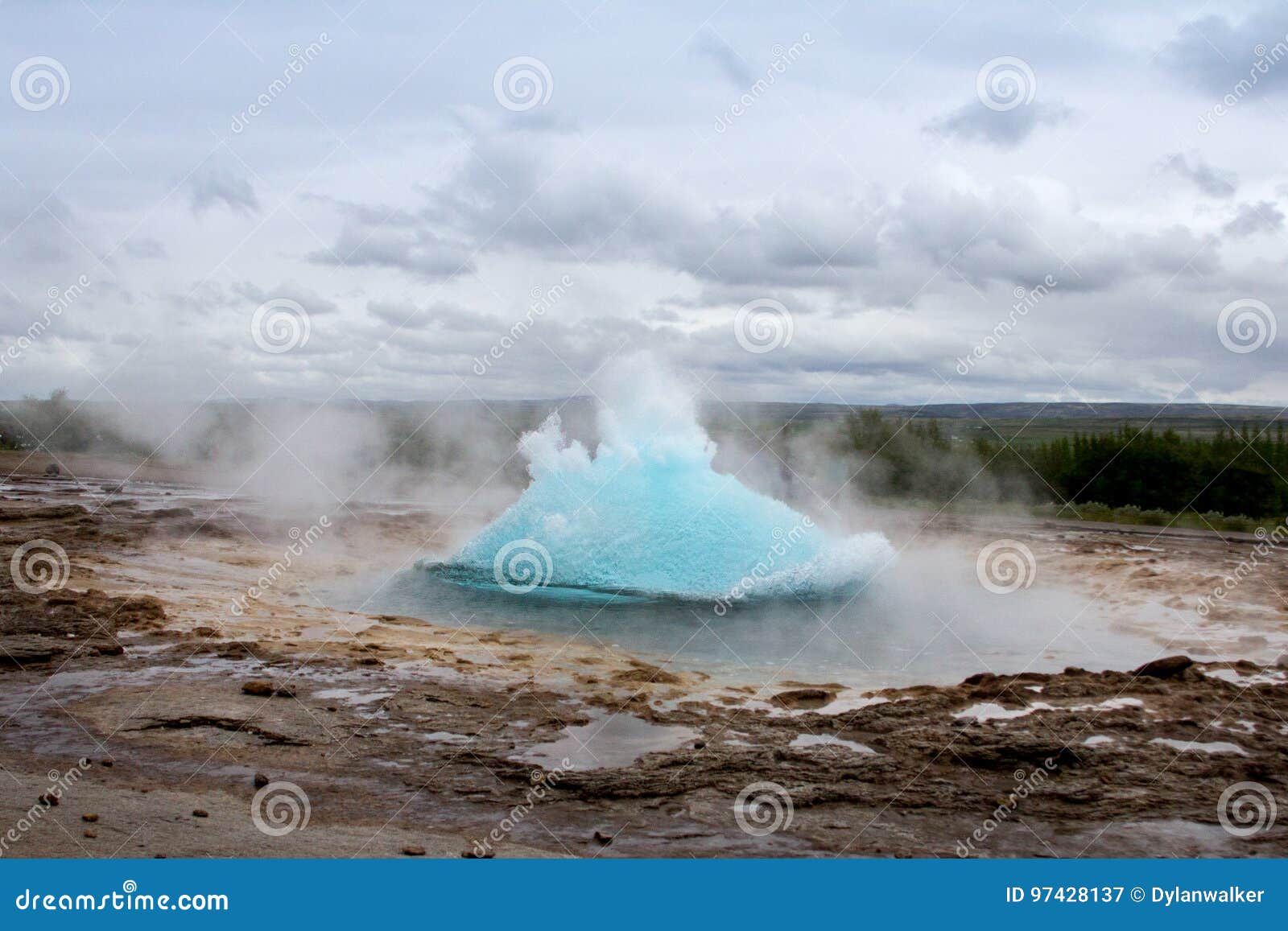 Strokkur Geysir stockbild. Bild von zieleinheit, land - 97428137
