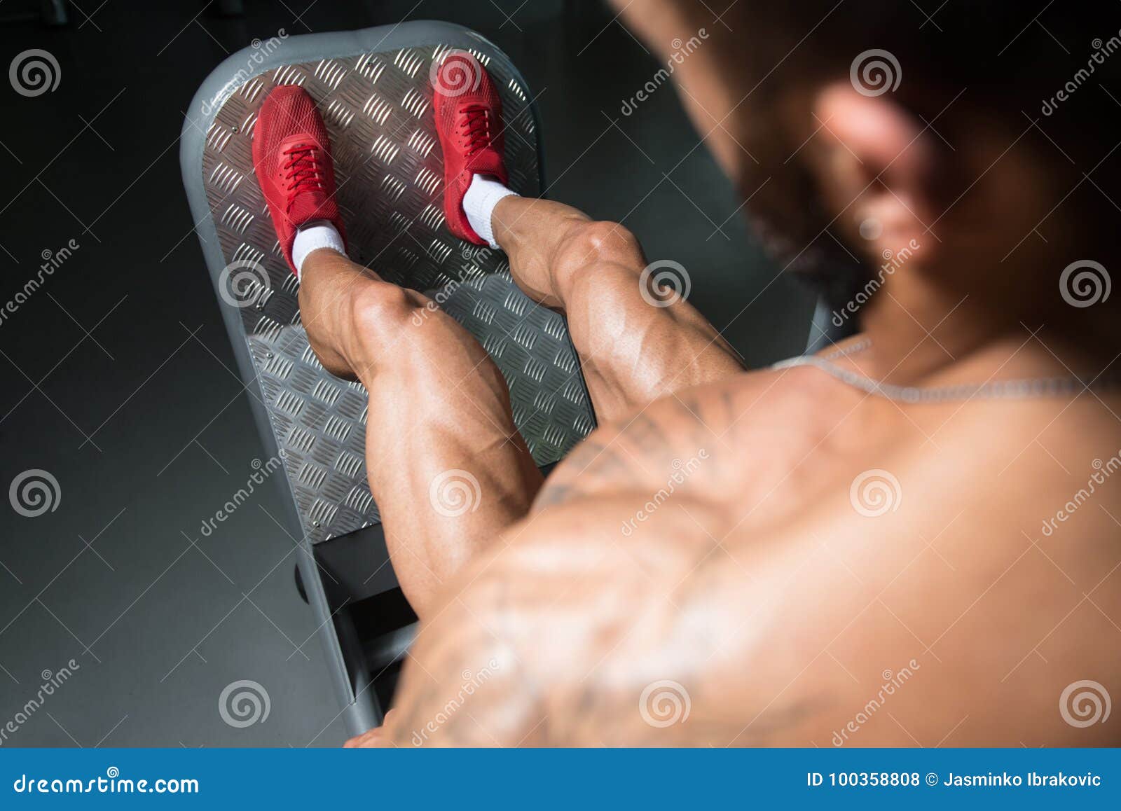 Strong Bodybuilder Training Quads Stock Photo - Image of reps, building ...