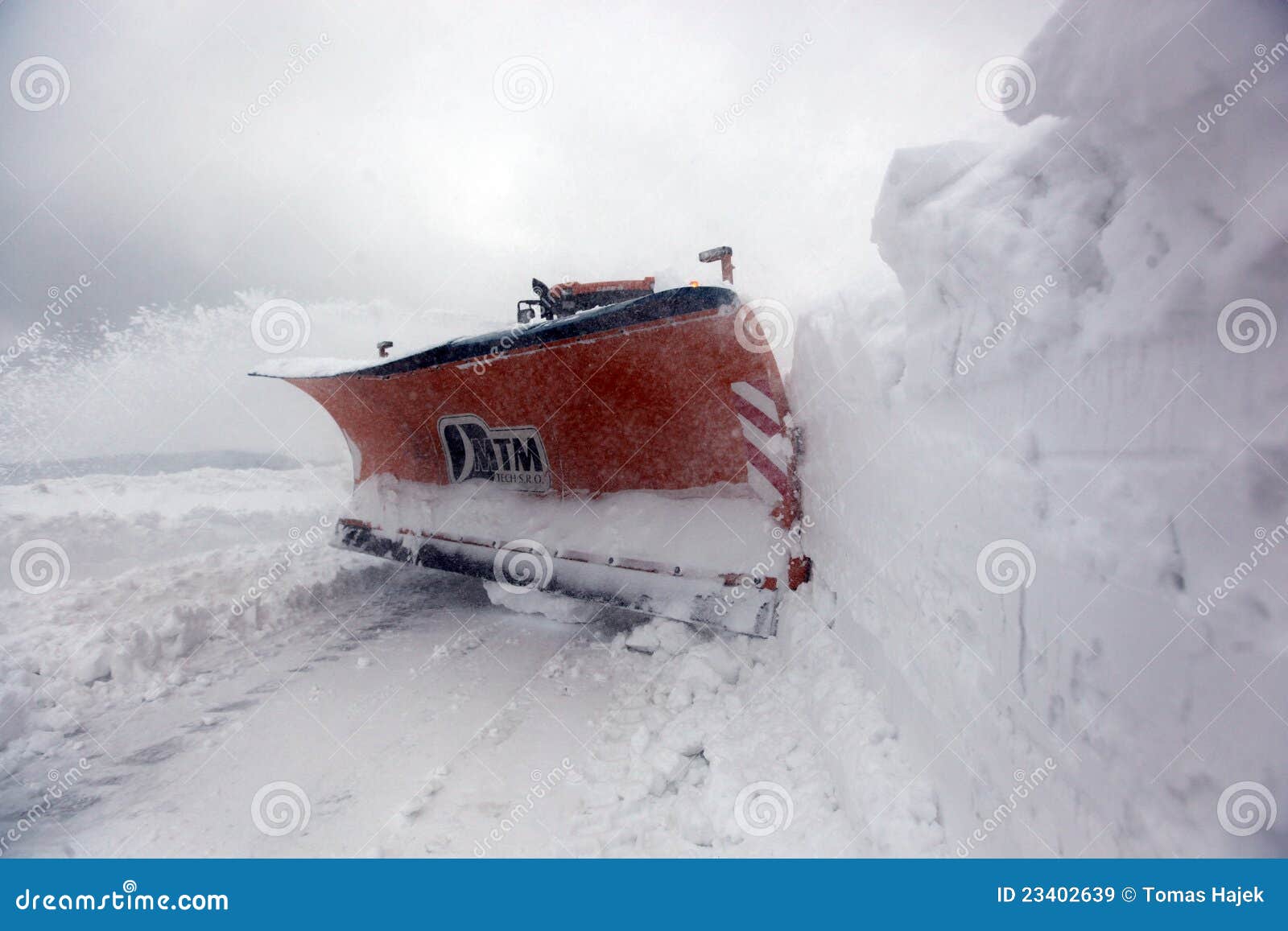 Strong winds and snow editorial stock image. Image of republic - 23402639