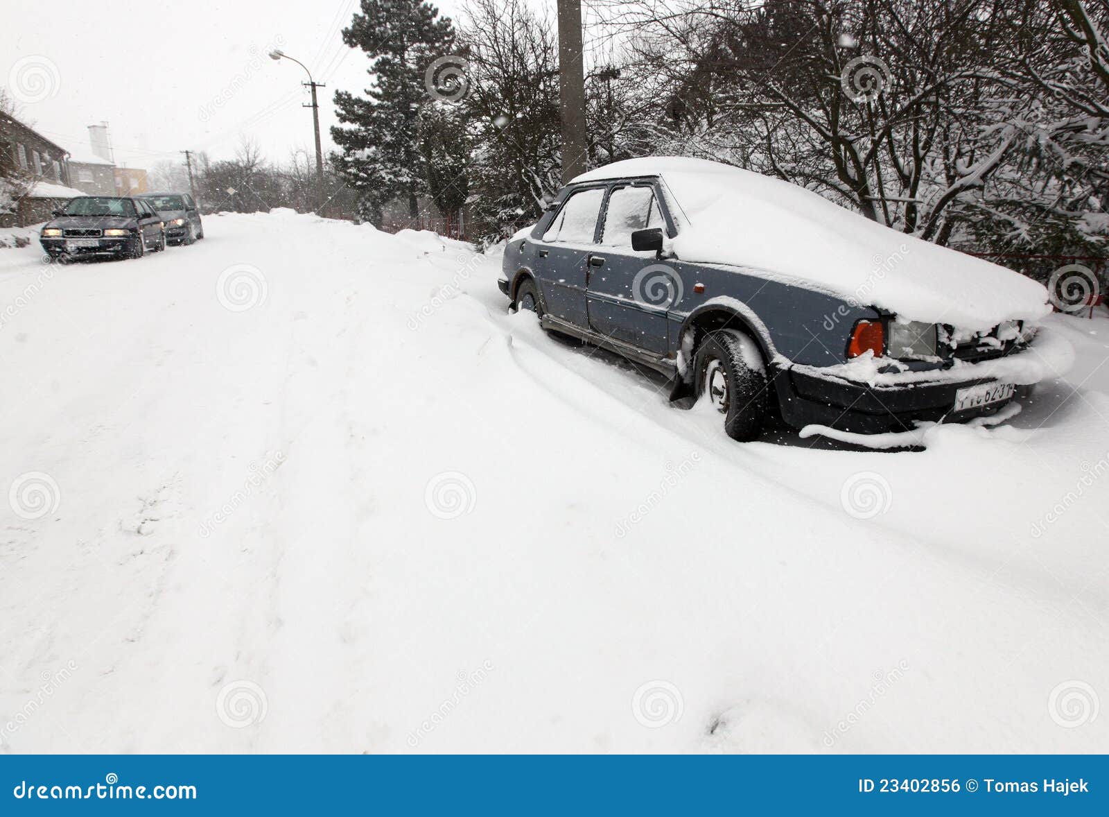Strong winds and snow editorial photo. Image of republic - 23402856
