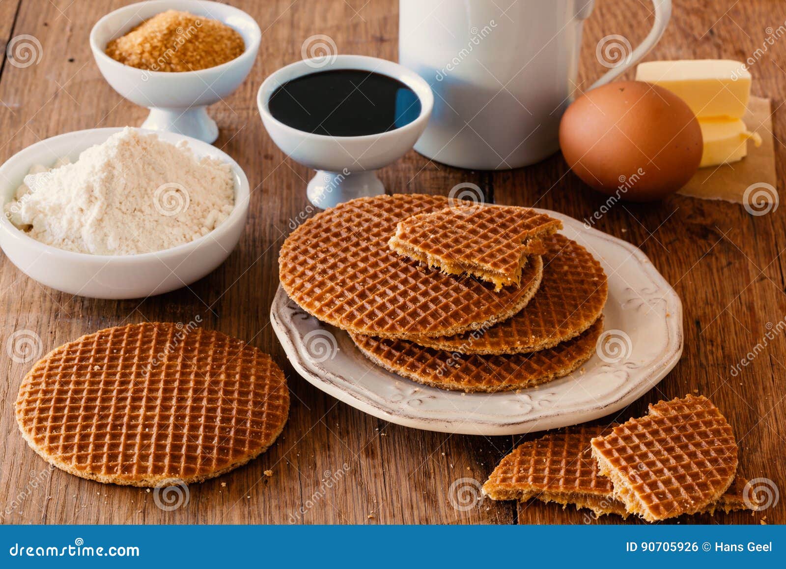 Stroopwafels stock foto. Image of heerlijk, ontbijt, bruin - 90705926