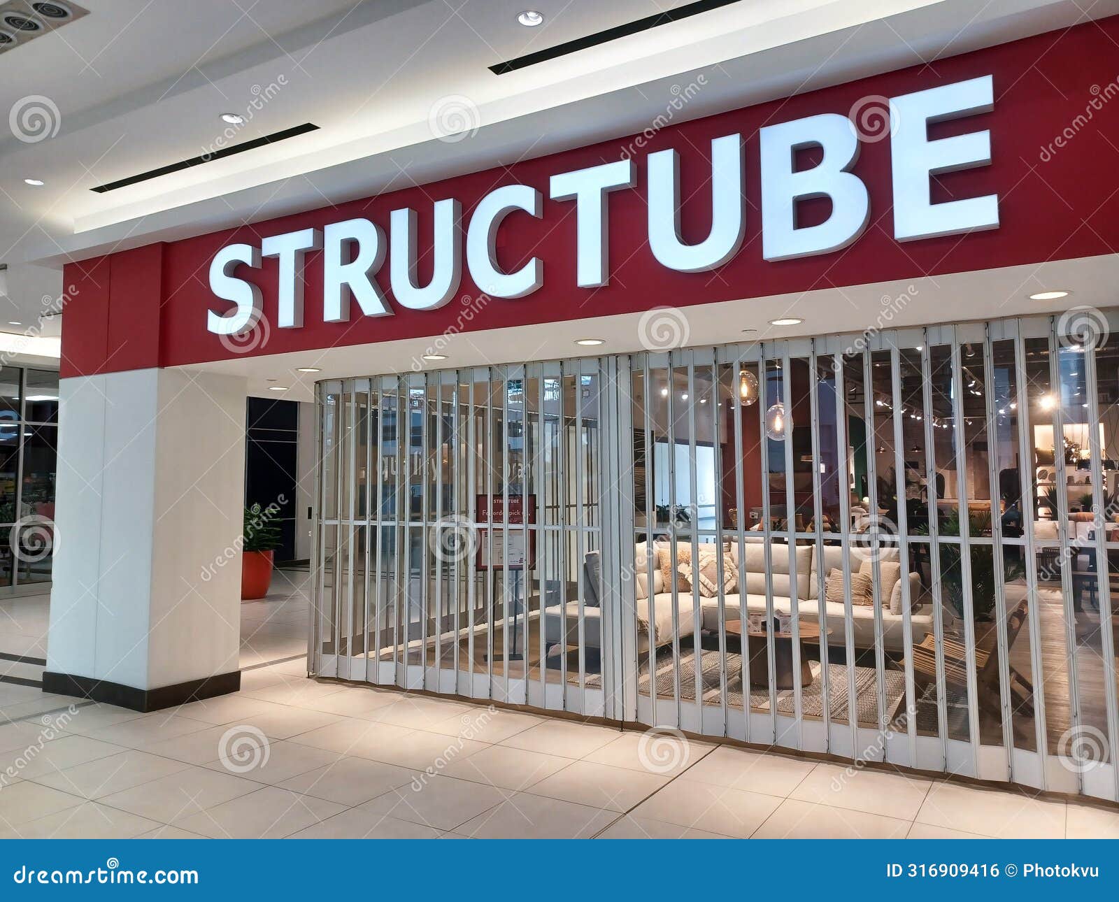 Structube Company Sign View Editorial Photo - Image of entrance, facade: 316909416