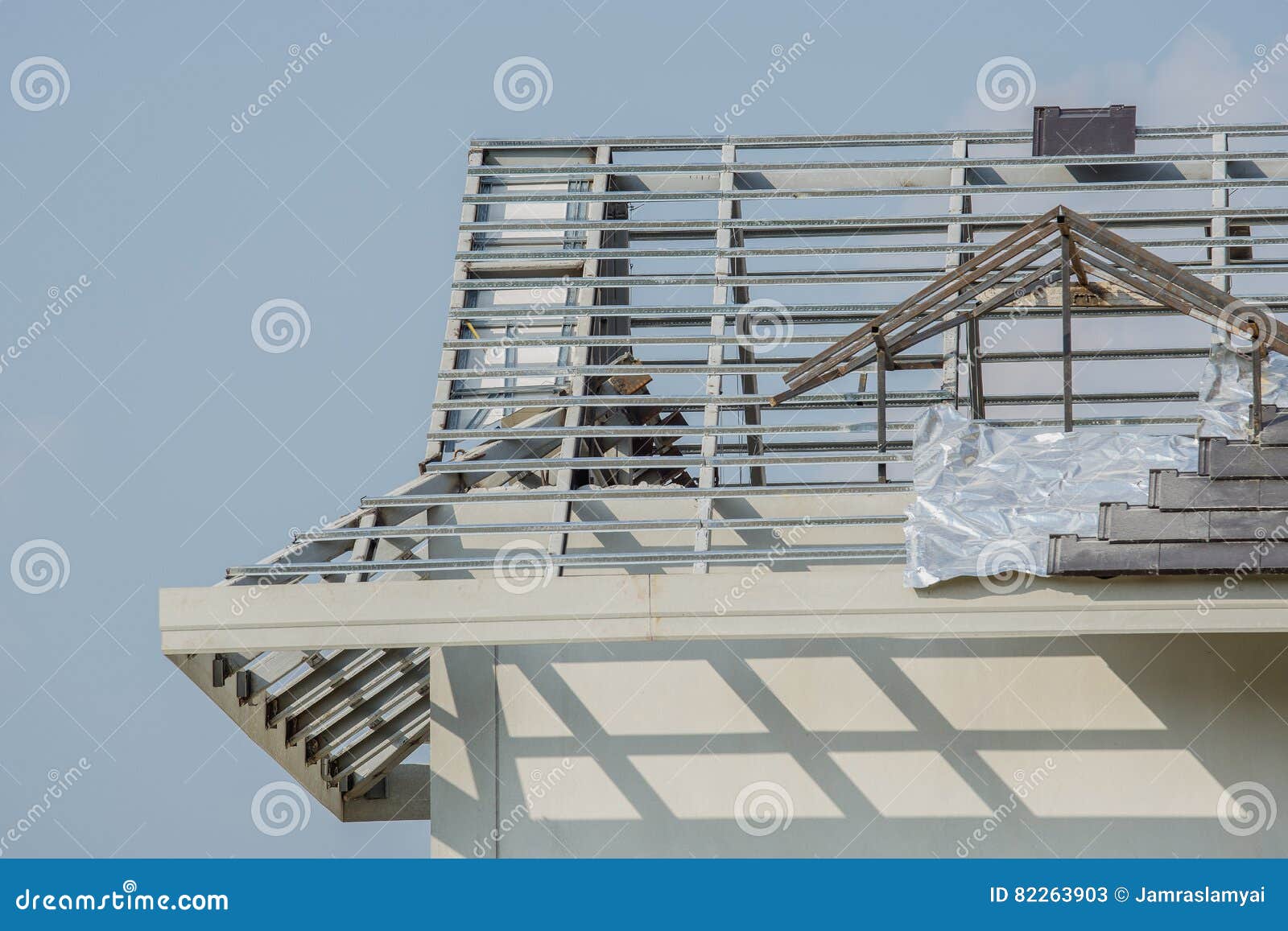 Structural Steel Roof Using Steel Frames Stock Image - Image of frames ...