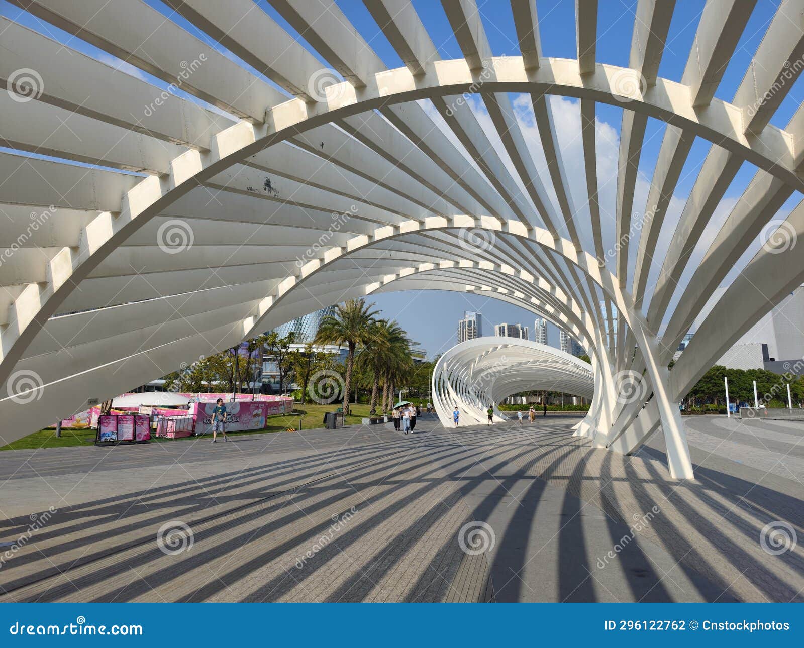 Structure of Beams and Shadow Reflection on the Pavement in Shenzhen ...