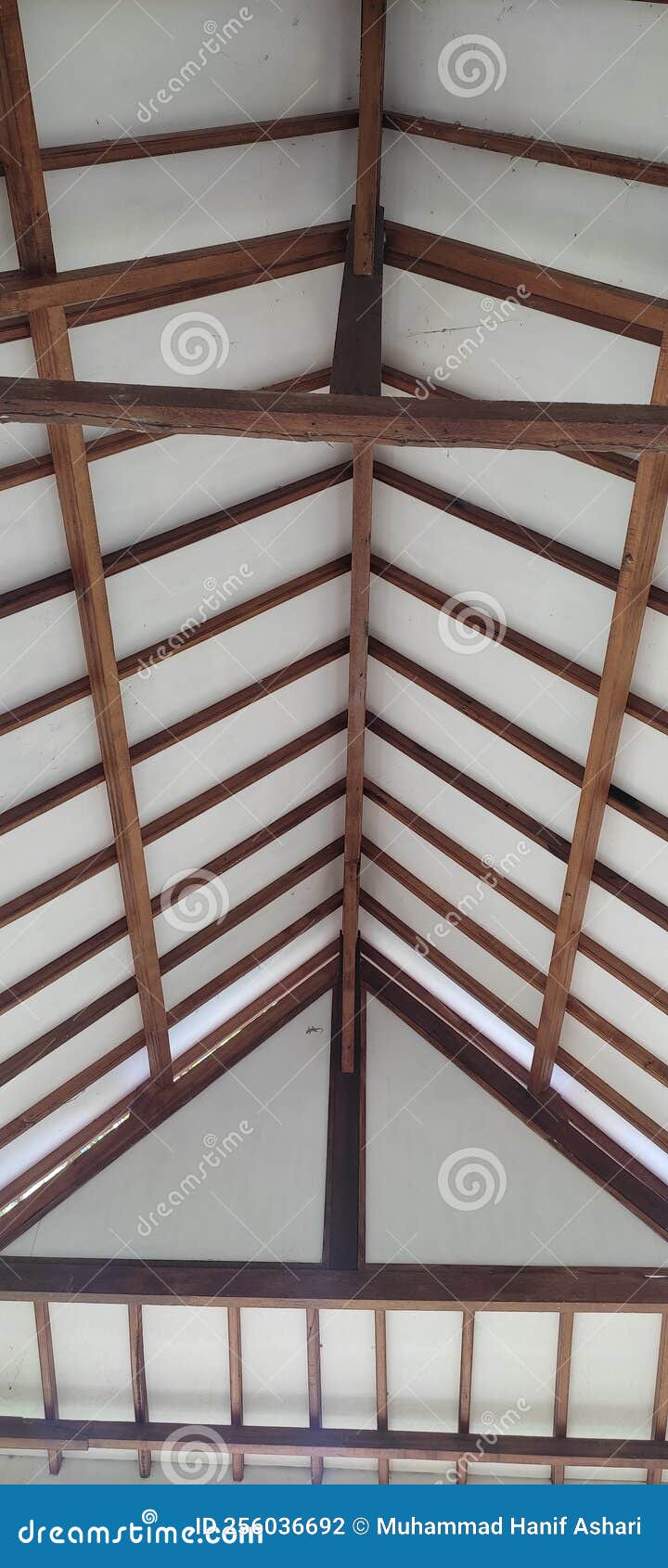 Structure De Support Du Toit Gazebo Photo stock - Image du ligne ...