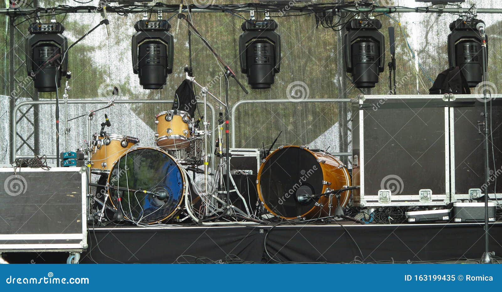 Structures of Stage Spotlights Equipment, Loudspeaker and Musical ...