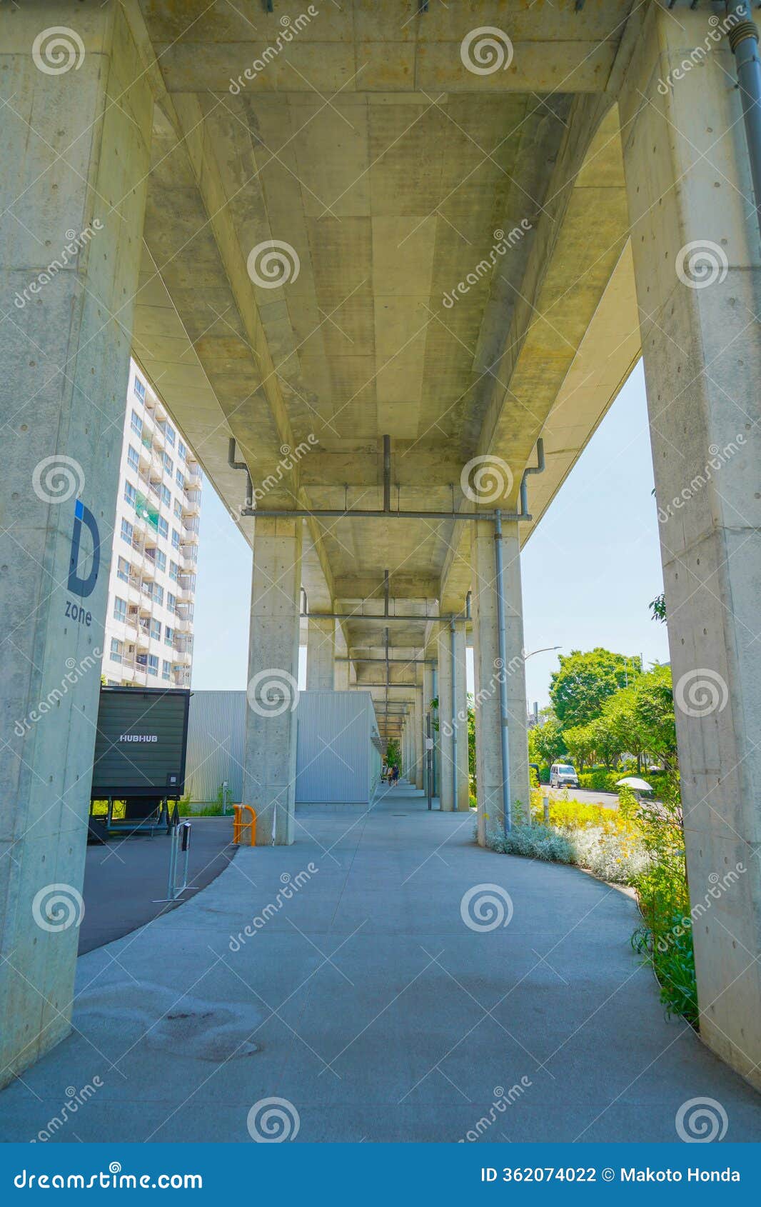 Structures Under Elevated Tracks Stock Photo - Image of street, structure: 362074022