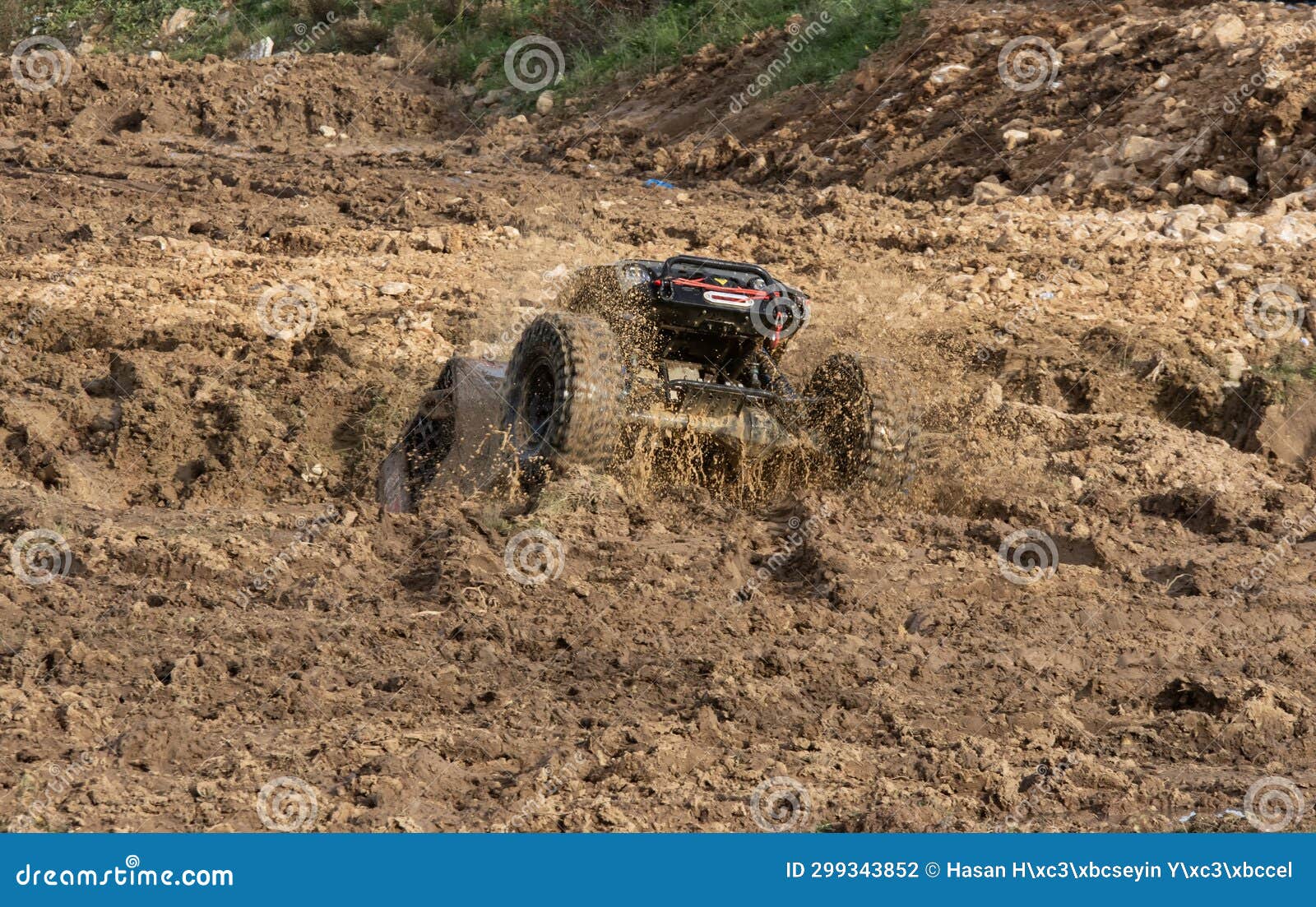 The Struggle of 4X4 Off Road Vehicles in Mud Stock Photo - Image of ...