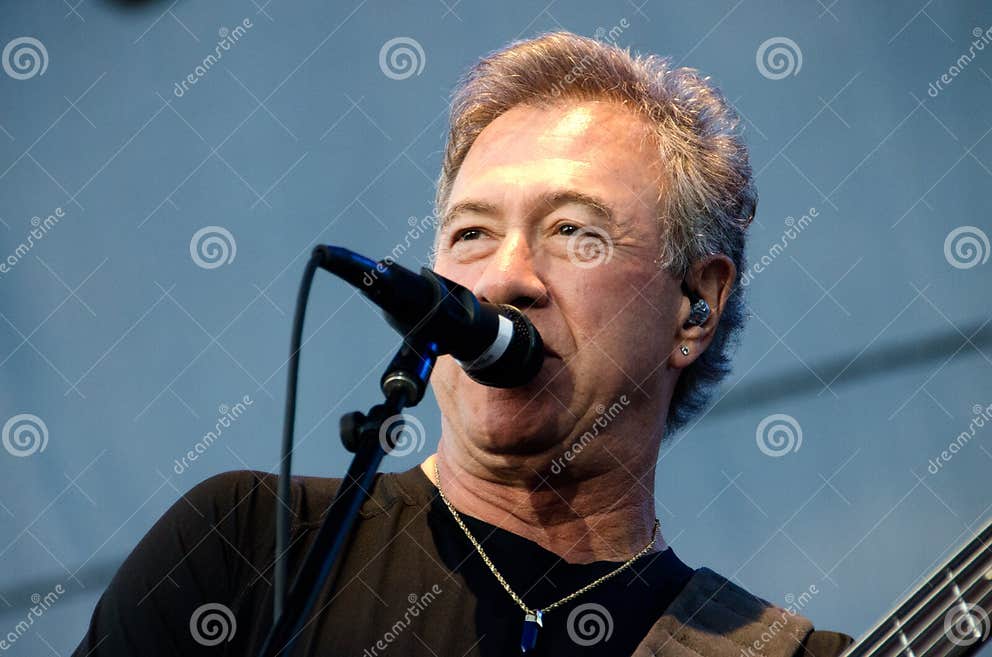 Stu Cook editorial photography. Image of concerts, doug - 25107382