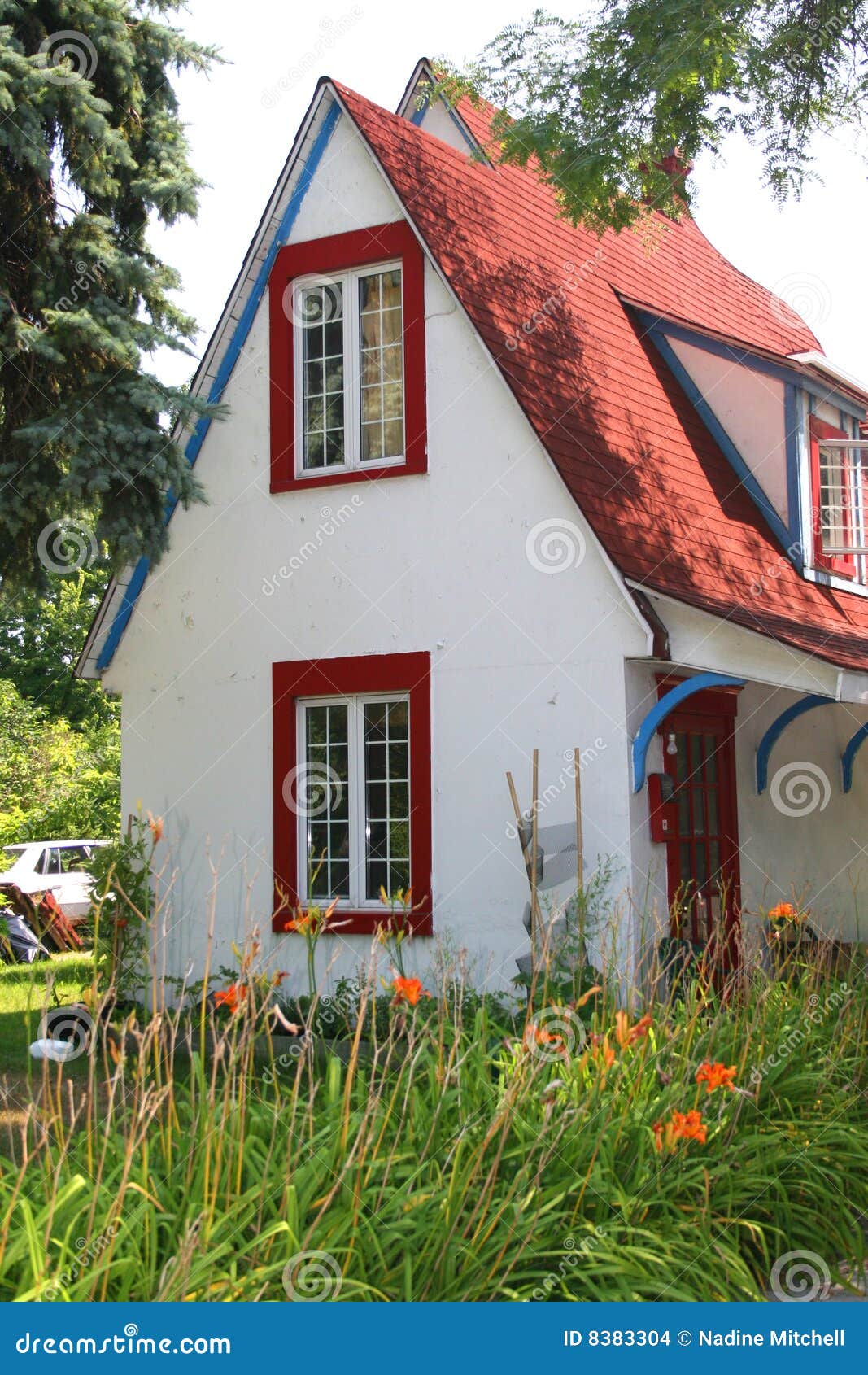 Stucco Country Cottage stock photo. Image of property - 8383304