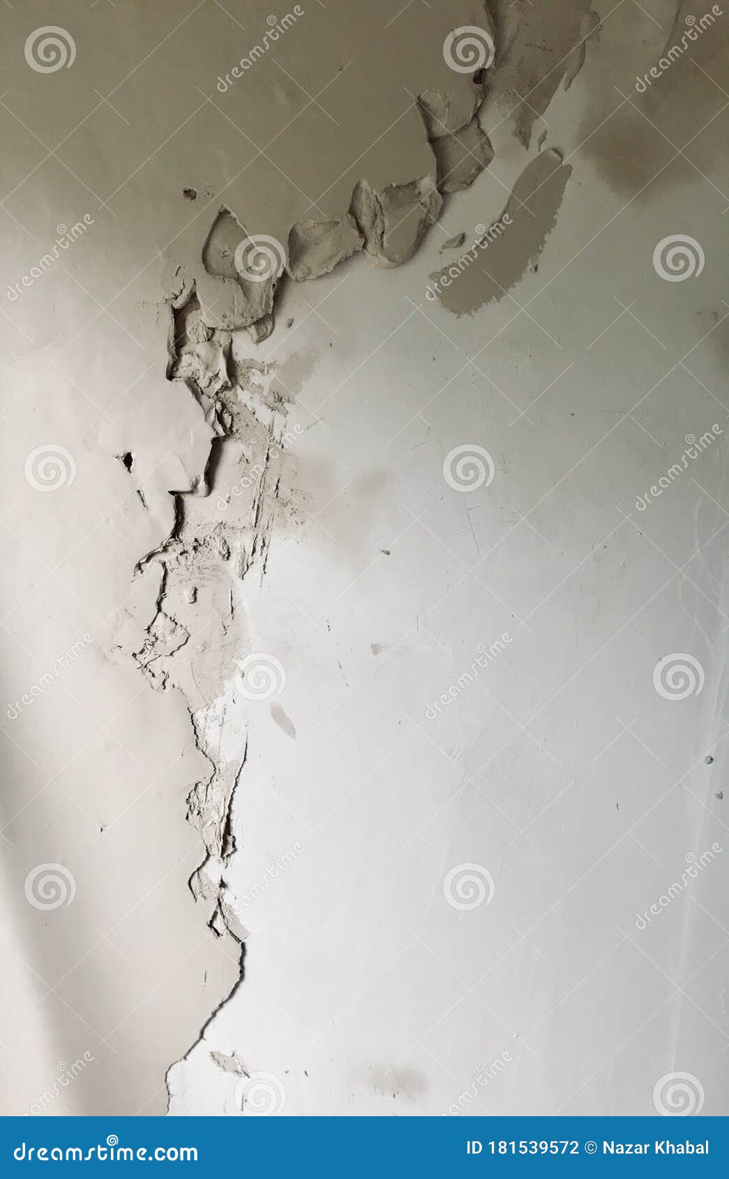 Stucco on the Wall. Wall Alignment. Construction Work, Decoration ...