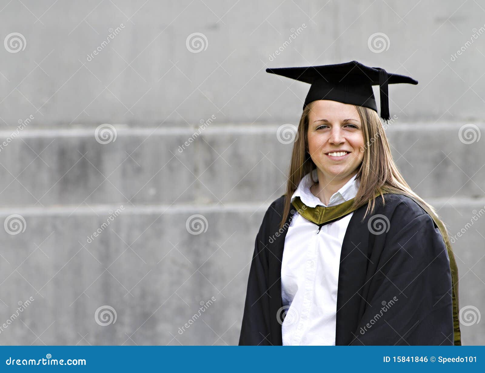 Student bij haar graduatie stock foto. Image of hoog - 15841846