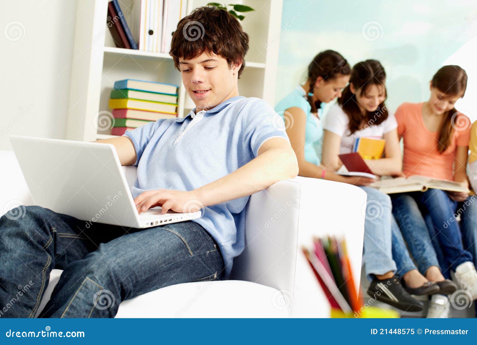 Student with computer stock image. Image of company, girl - 21448575