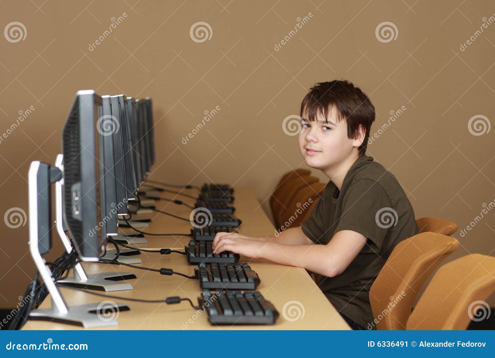 Student in computer lab stock image. Image of portrait - 6336491