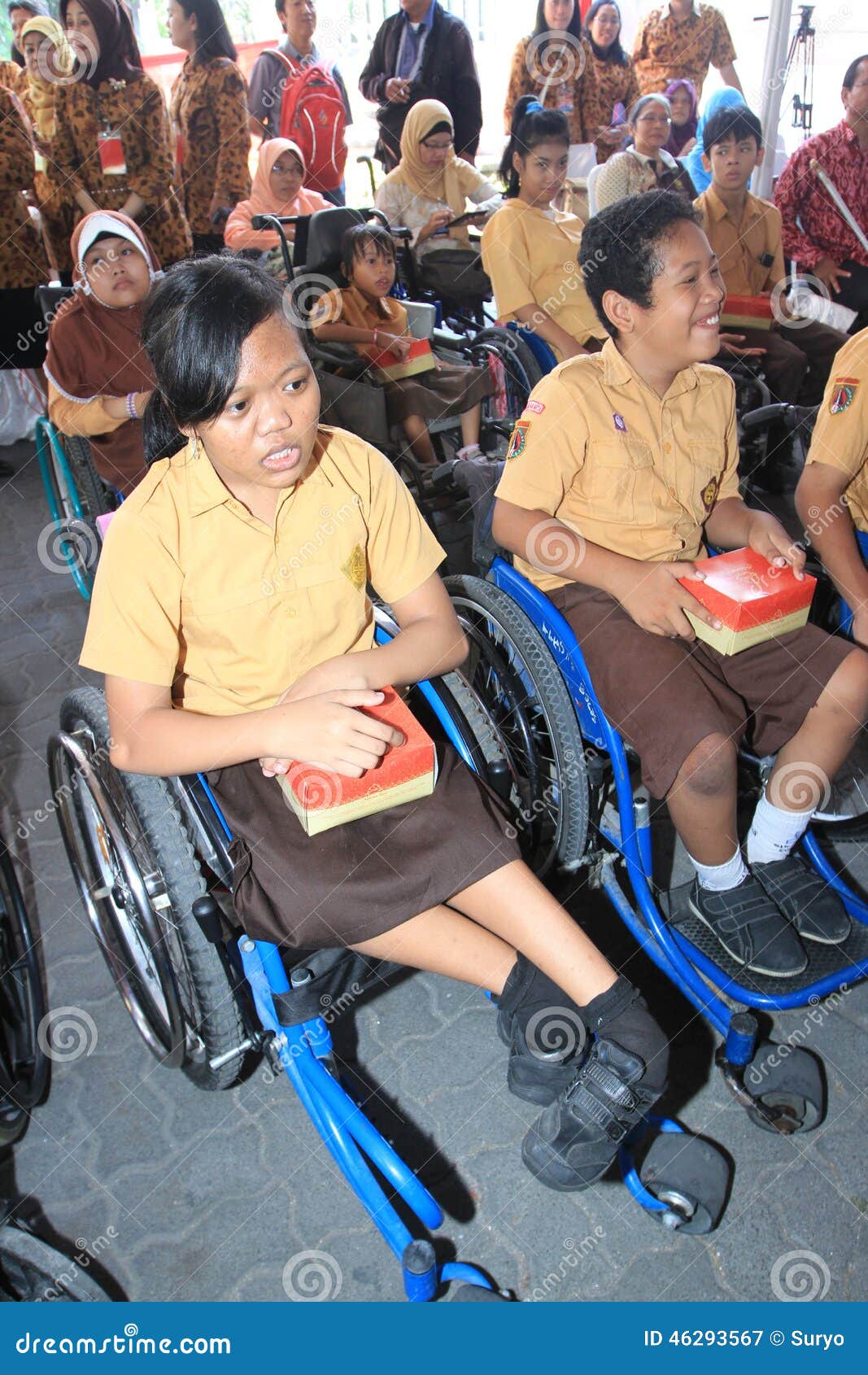 Student with disabilities editorial photography. Image of follow - 46293567