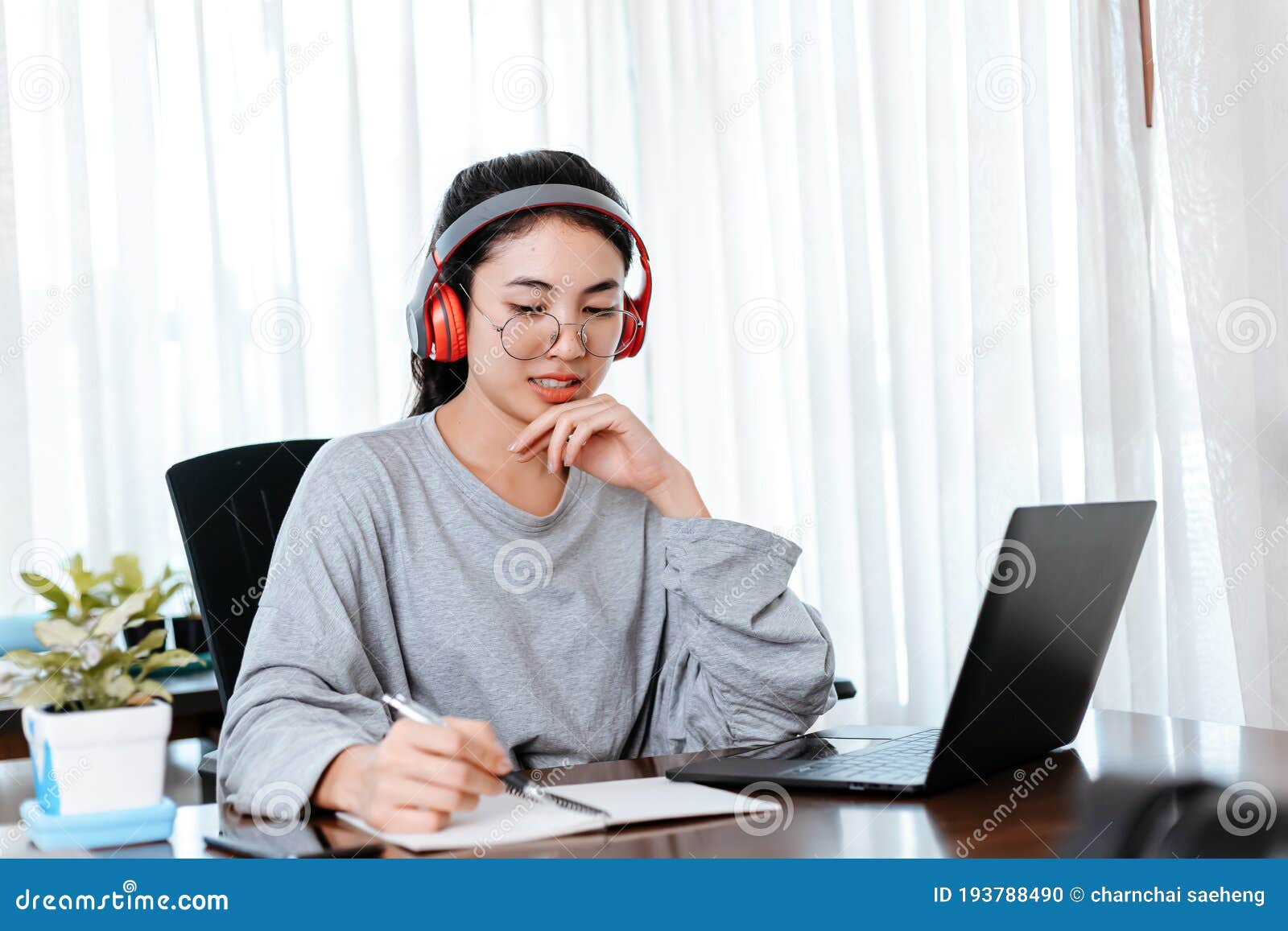Student Learning and Hold Pen for Writing a Note. Student Learning at ...