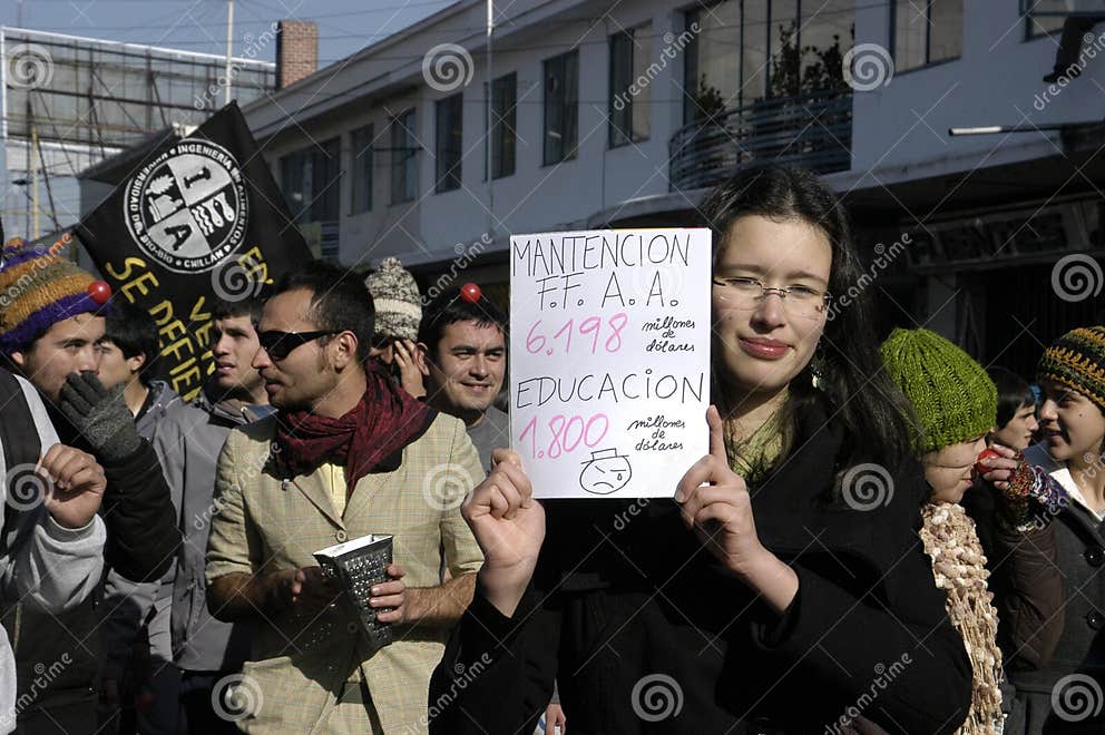 Student protest in Chile editorial image. Image of movement - 20117735