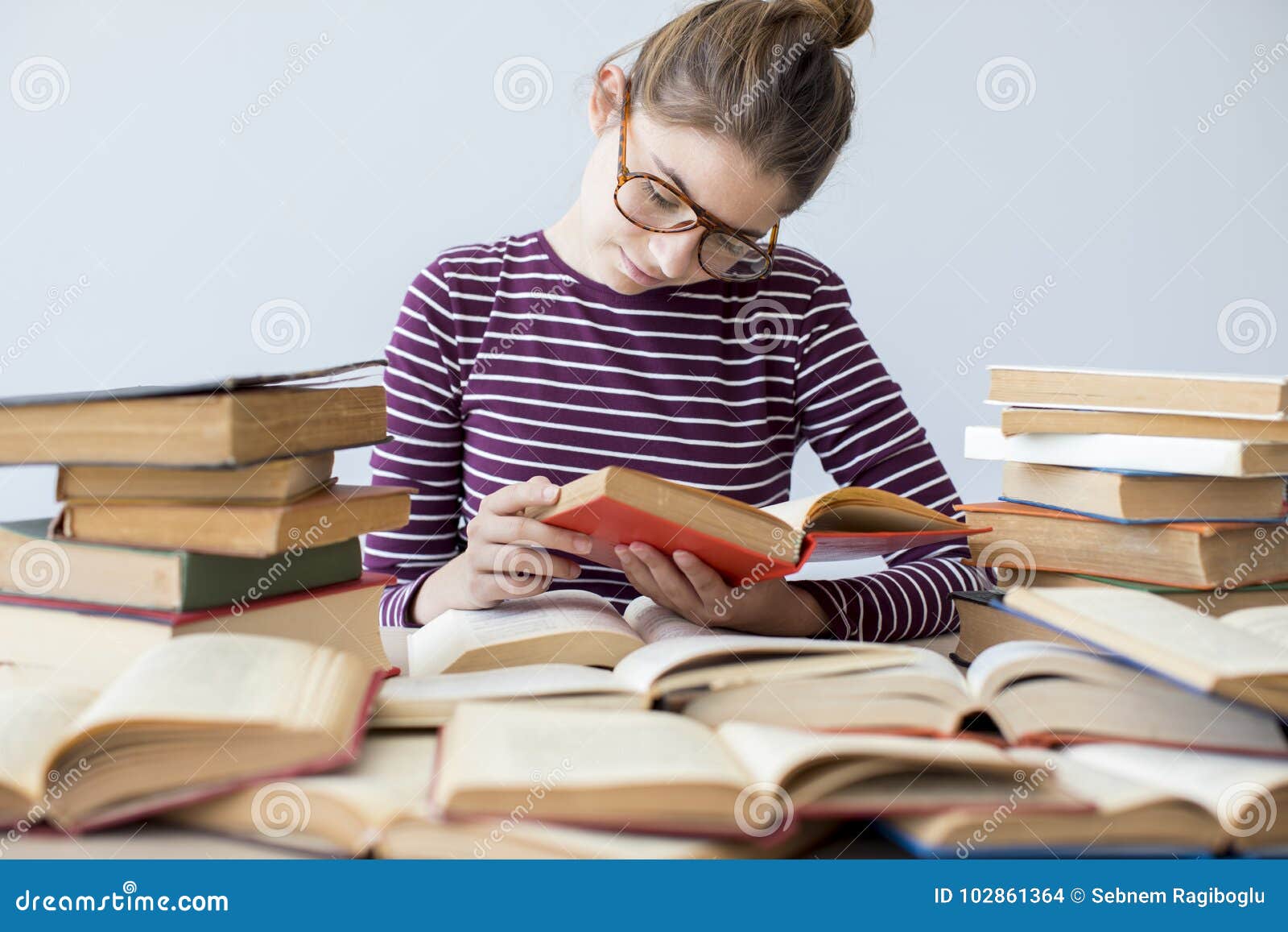 Student Studying on the Table Stock Photo - Image of homework, reading ...